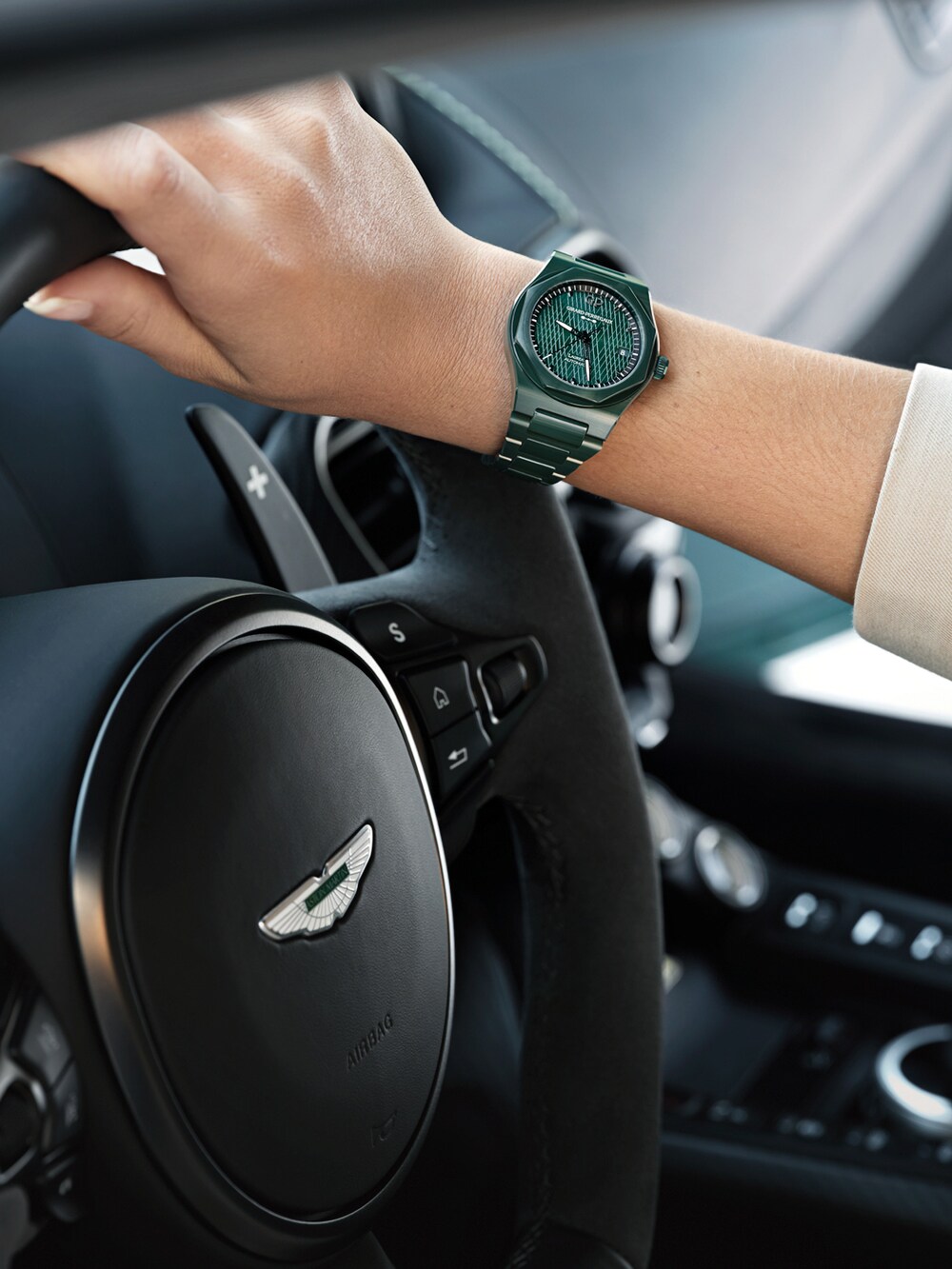 Laureato 38 mm Green Ceramic Aston Martin Edition | Girard-Perregaux ...